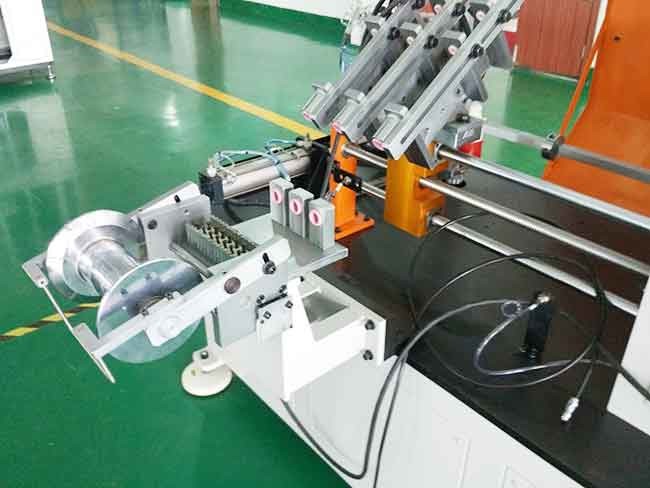 Automatische zwei Stations-Elektromotor-Spulen-Wickelmaschine mit Motor ...